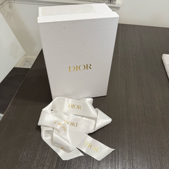 Dior | Accessories | Dior Textured White Box And Ribbon With Gold ...